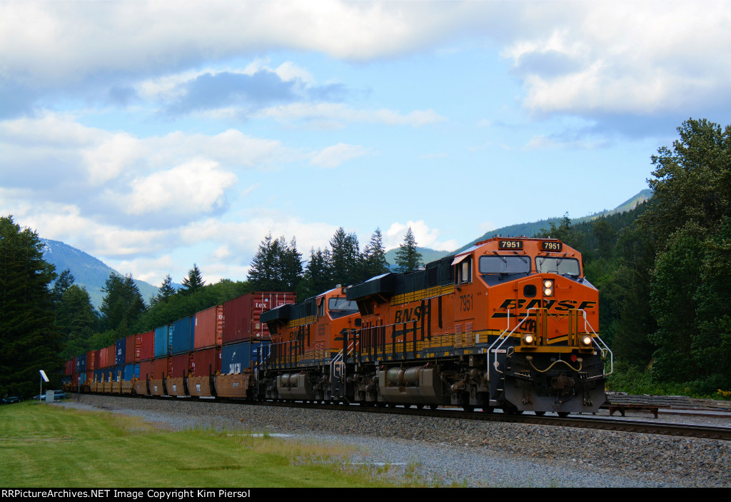 BNSF 7951